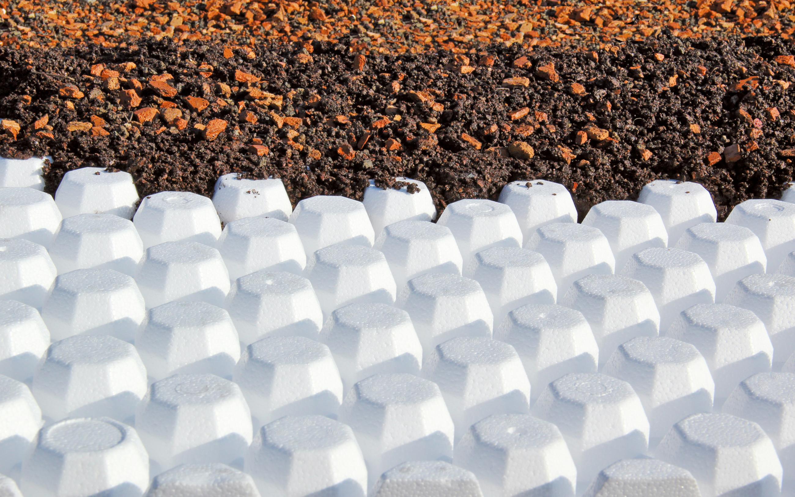 Drainage layers do play a key role for green roofs | ZinCo Green Roof ...