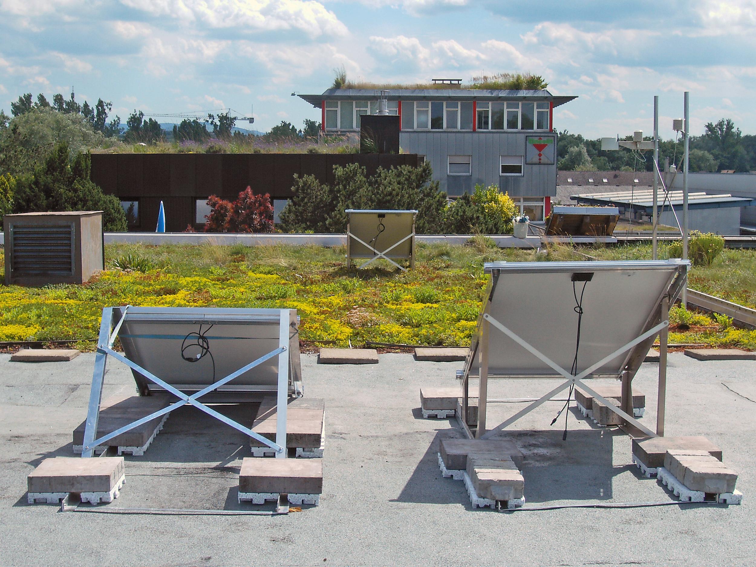 Green roofing increases earnings from photovoltaic systems | ZinCo ...